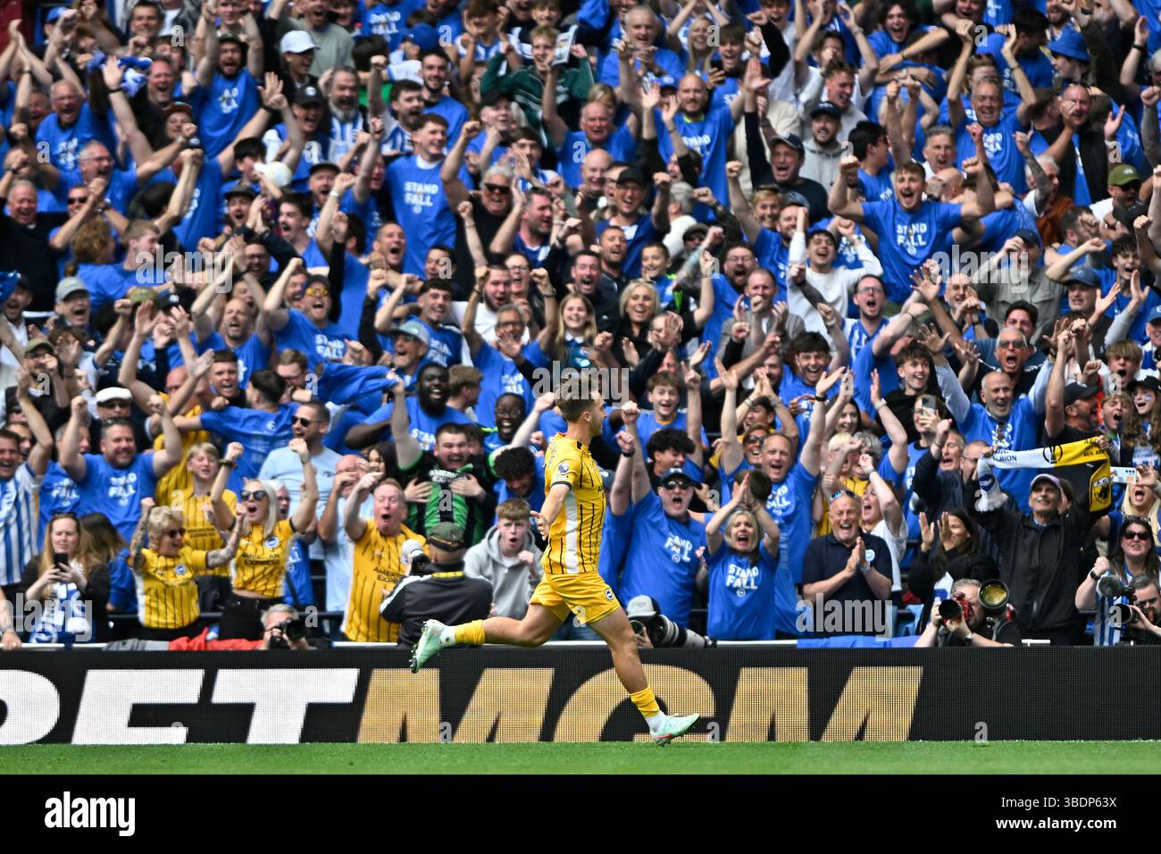 London, UK. 25th May, 2025. GOAL Jack Hinshelwood of Brighton & Hove ...