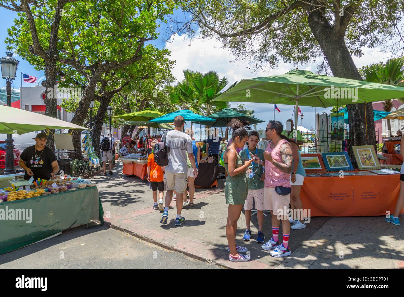 Cruise ship passengers shopping at the Puerto Rico Tourism Company ...