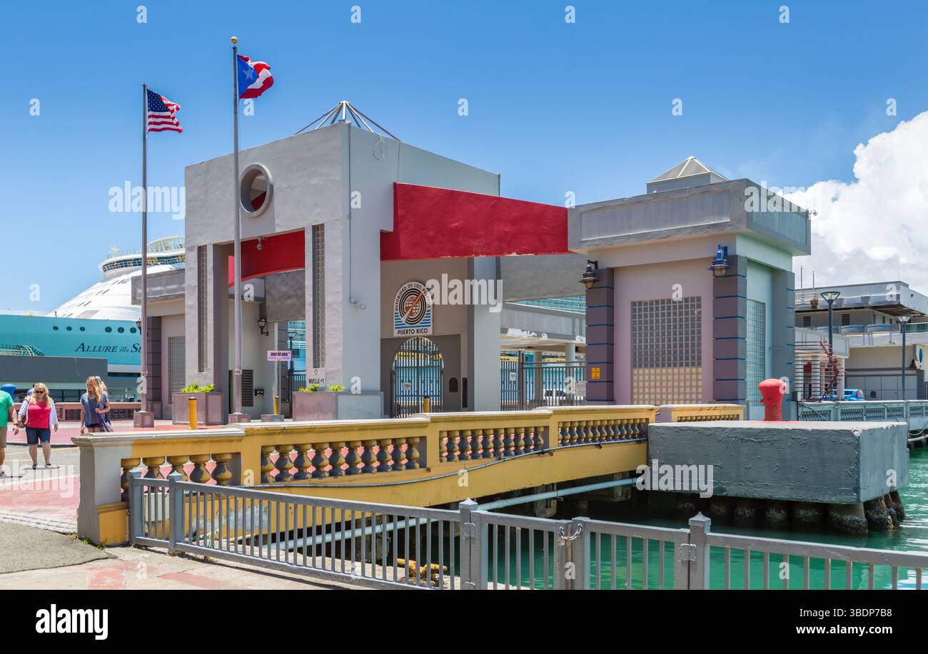Entrance gates to the cruise port in Old San Juan, Puerto Rico Stock ...