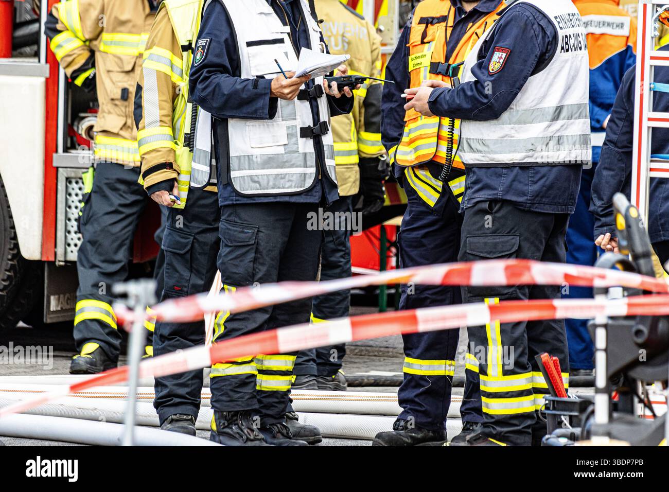 Large-scale disaster response exercise by the fire brigade focusing on ...