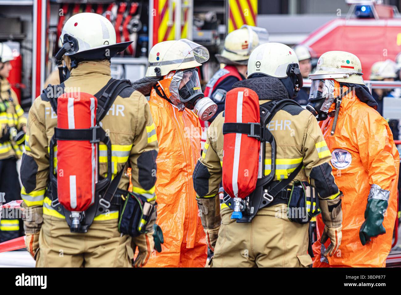 Large-scale disaster response exercise by the fire brigade focusing on ...