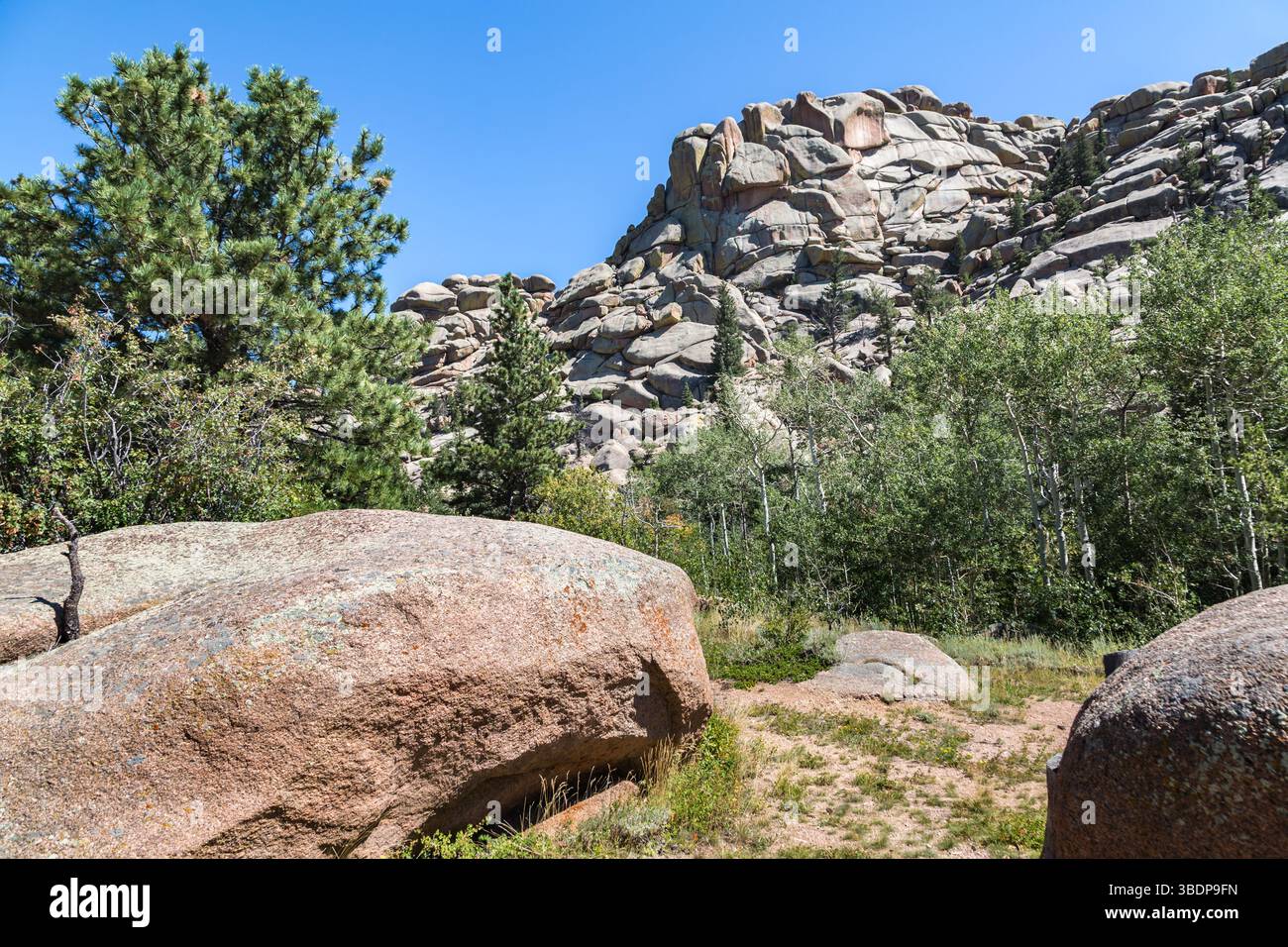 Granite rock outcropping in the Vedauwoo Recreation Area of Medicine ...
