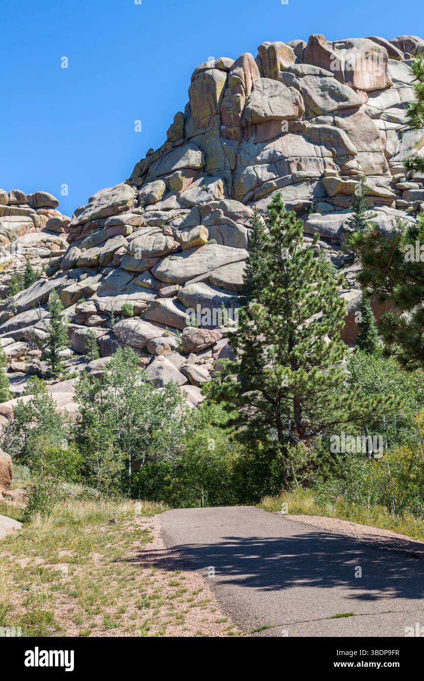 Granite rock outcropping in the Vedauwoo Recreation Area of Medicine ...