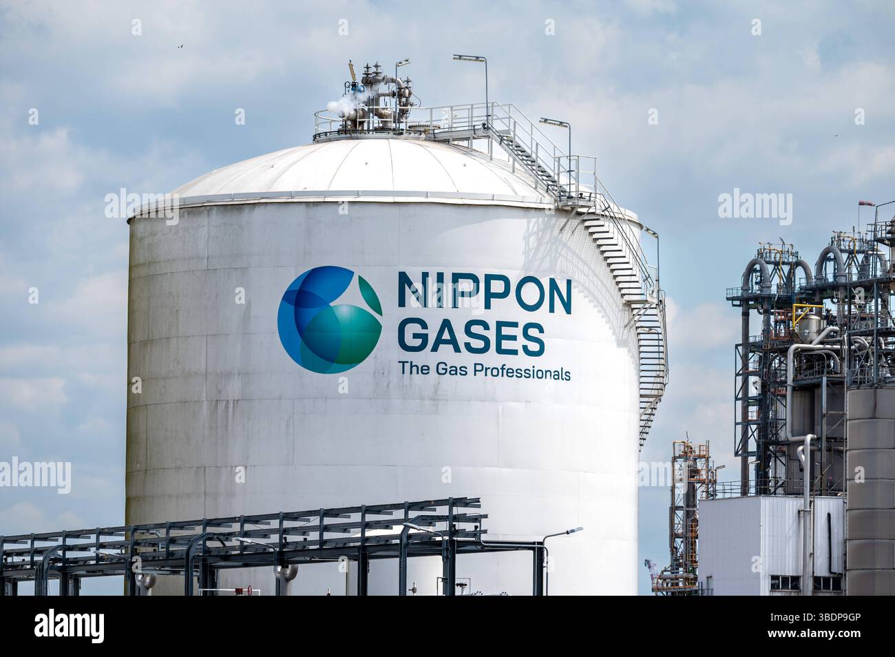 Nippon Gases industrial company with silo s for gas production and ...