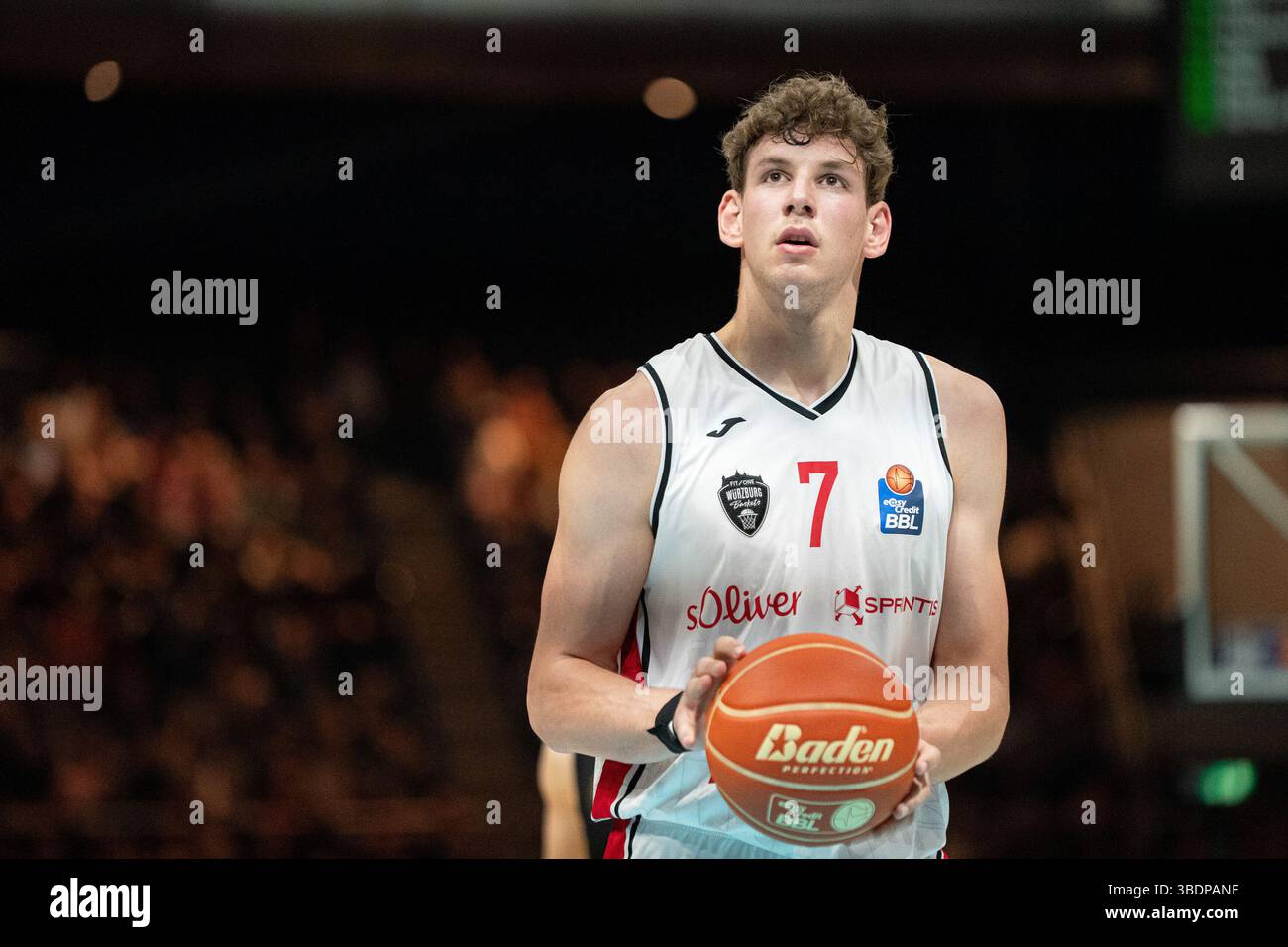 Braunschweig, Deutschland. 25th May, 2025. Hannes Steinbach (Nr. 7 ...