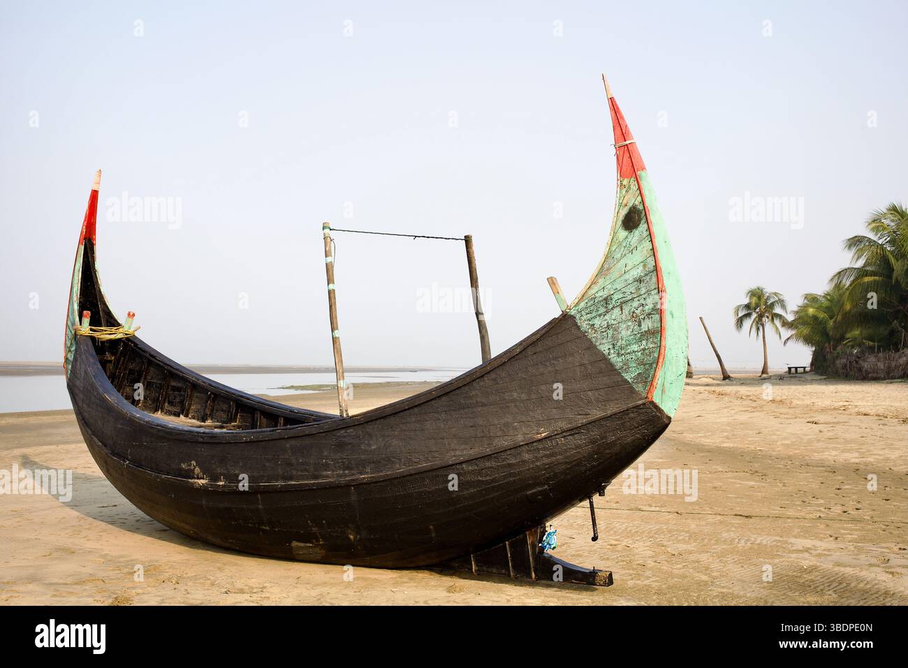 Sampan boat hi-res stock photography and images - Alamy