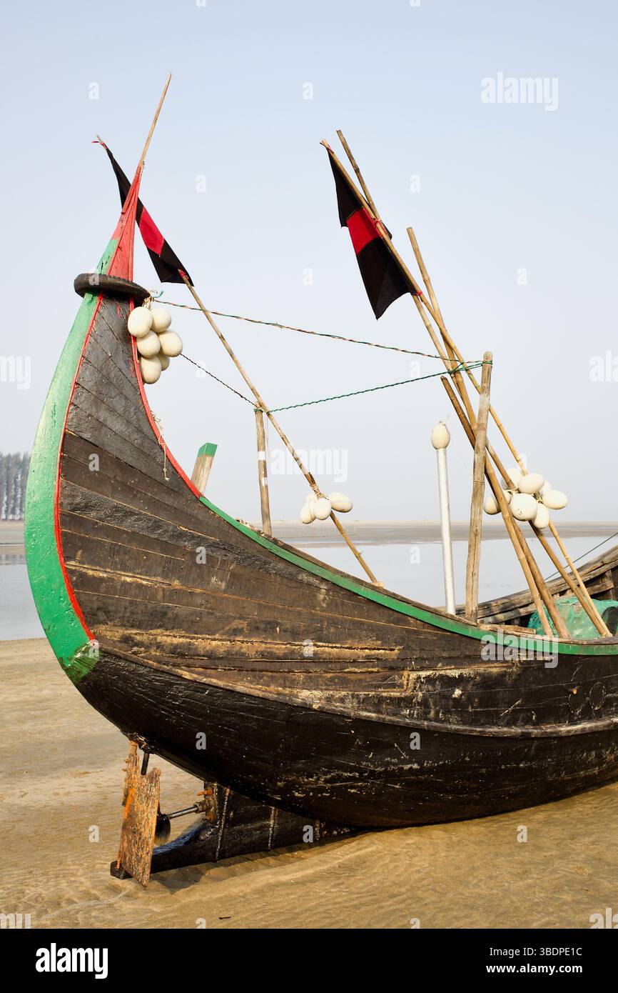 Sampan boat hi-res stock photography and images - Alamy