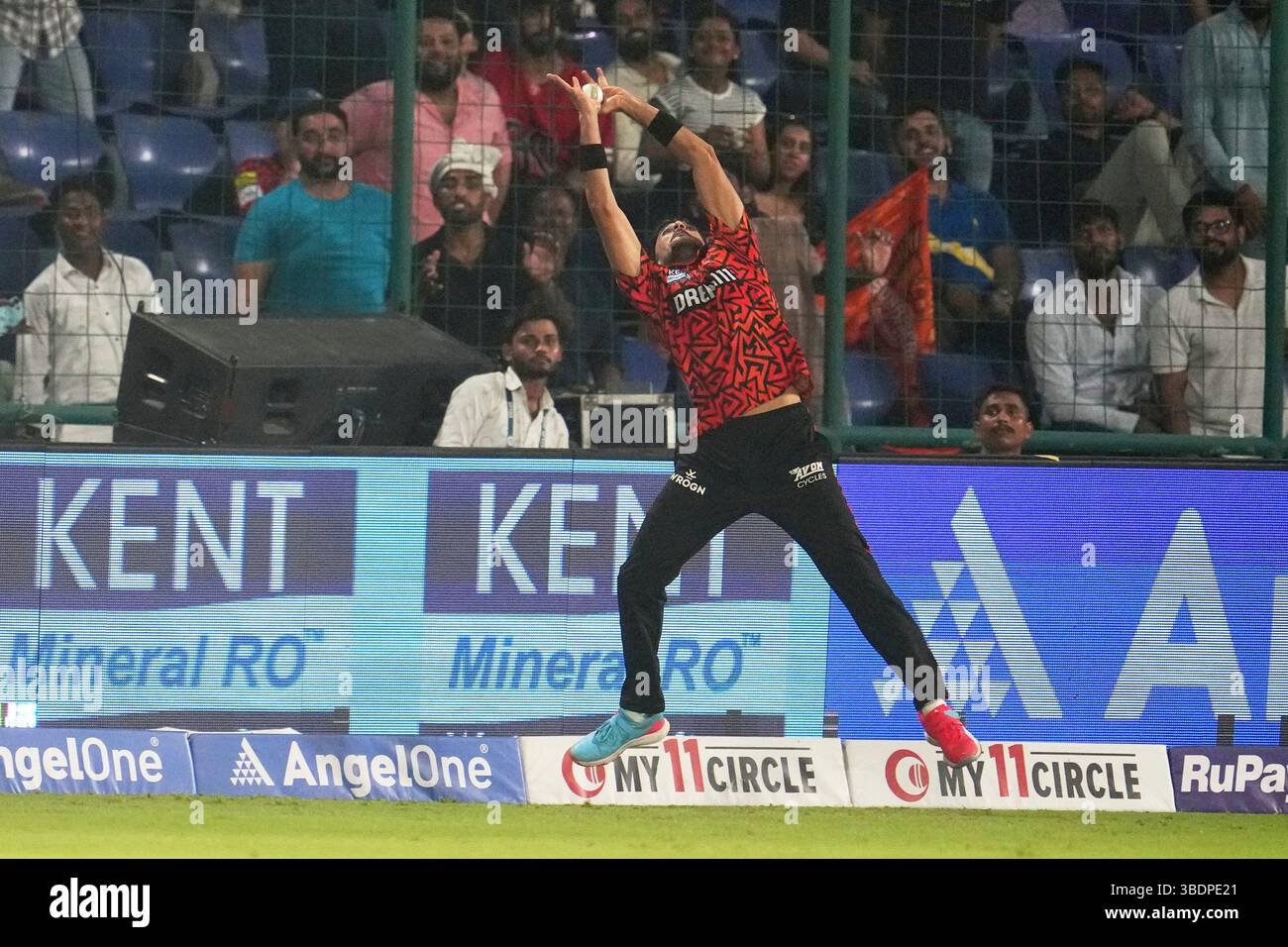Sunrisers Hyderabad's Harshal Patel attempts unsuccessfully to take the ...