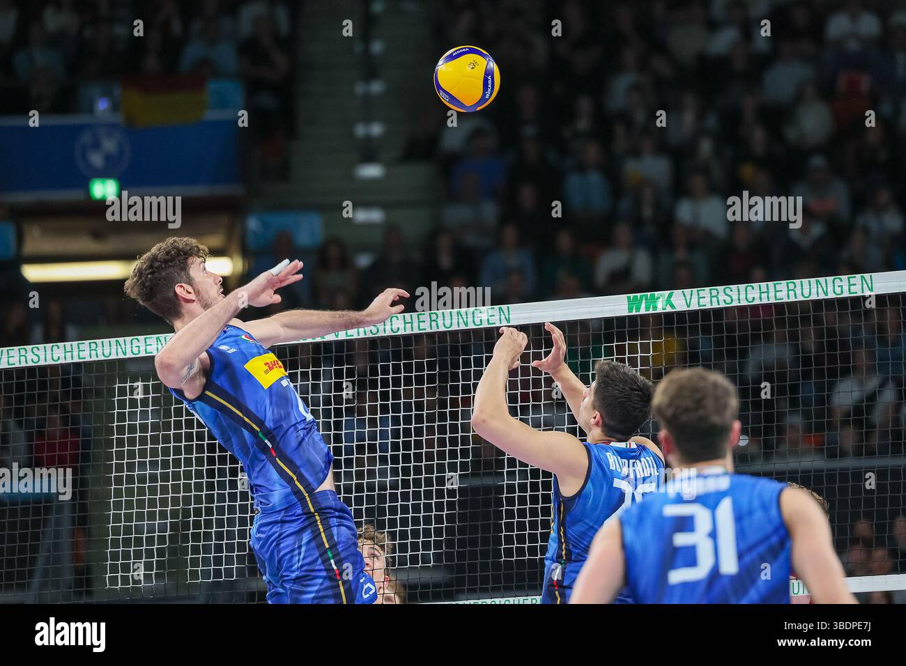 Muenchen, Deutschland. 25th May, 2025. Giovanni Gargiulo (Italien, #25 ...