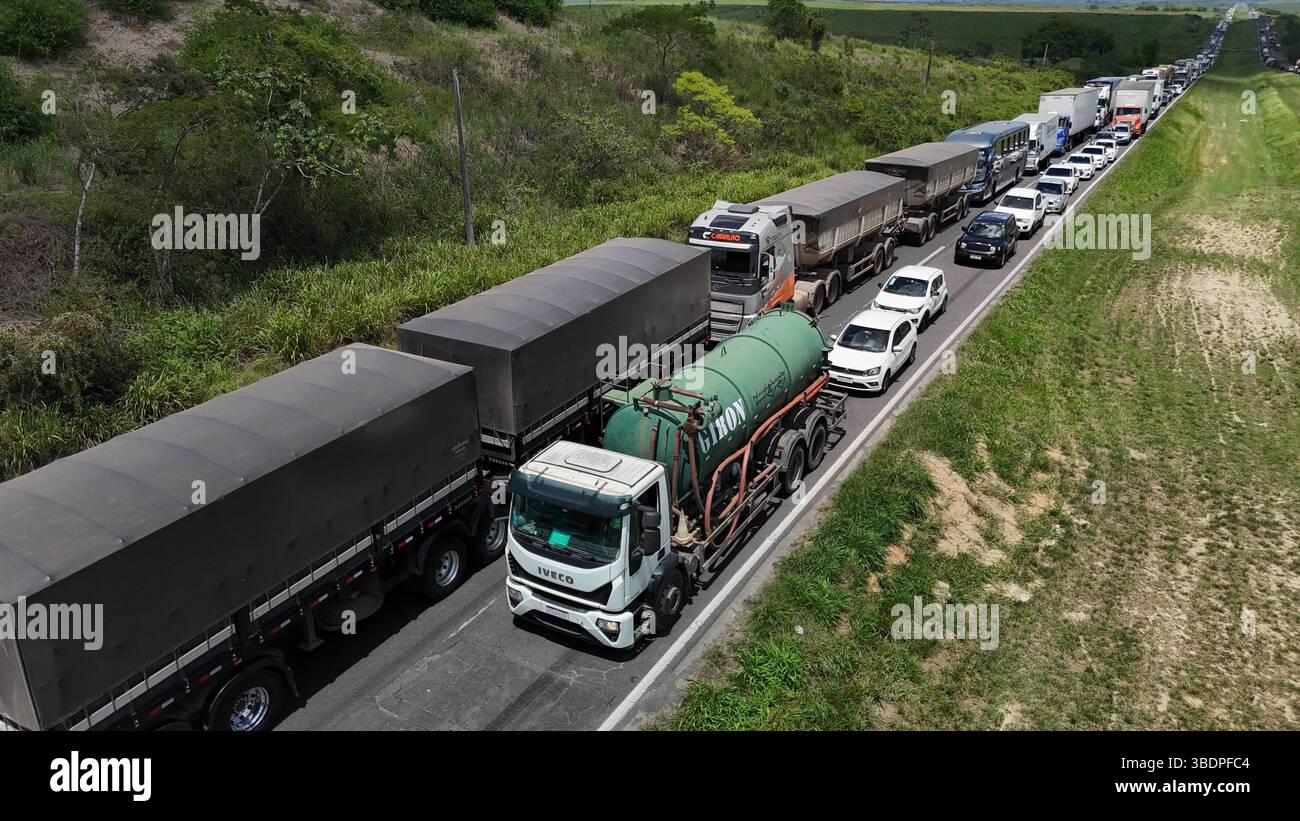traffic jam on federal highway BR 324 candeias, bahia, brazil: january ...