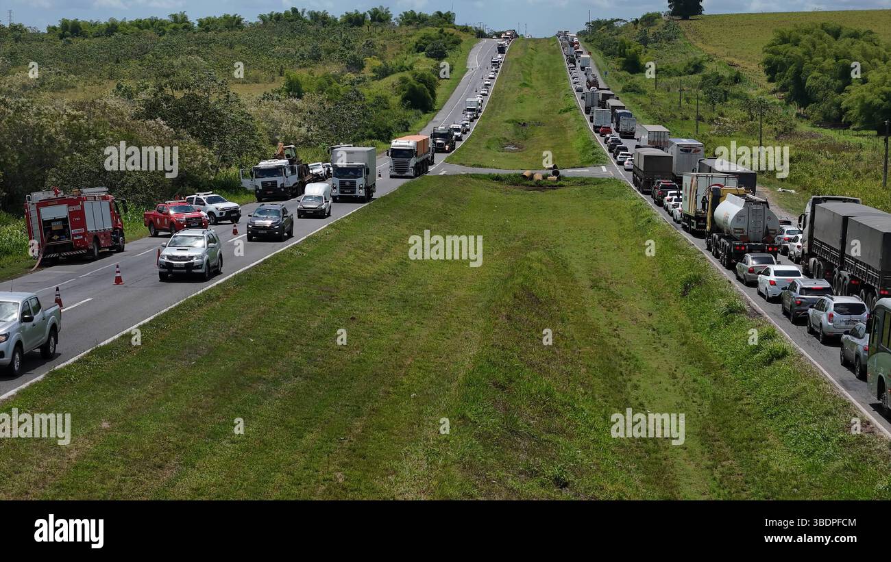 traffic jam on federal highway BR 324 candeias, bahia, brazil: january ...