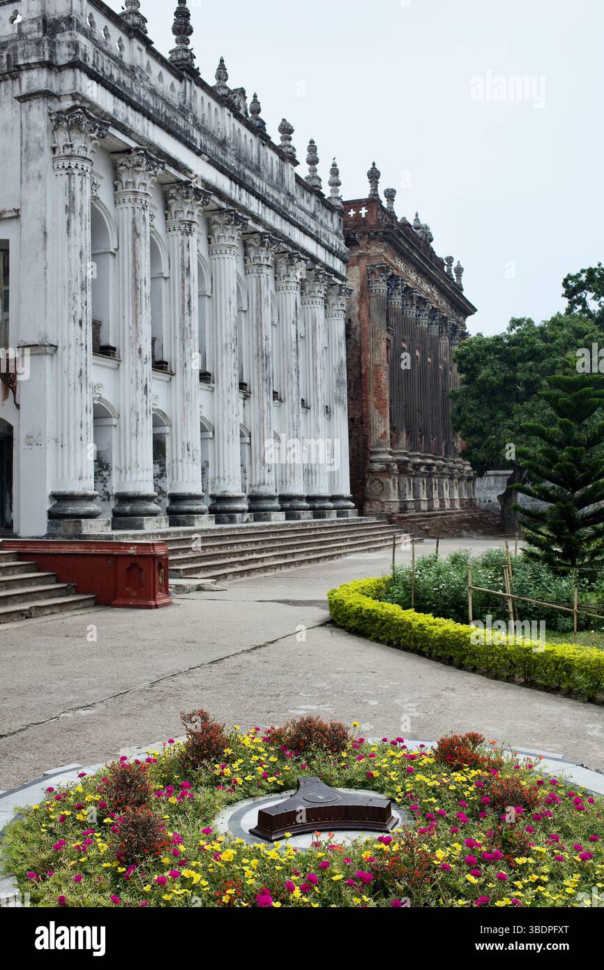Neoclassical colonnades of the Baliati Zamindar Palace in Baliati ...