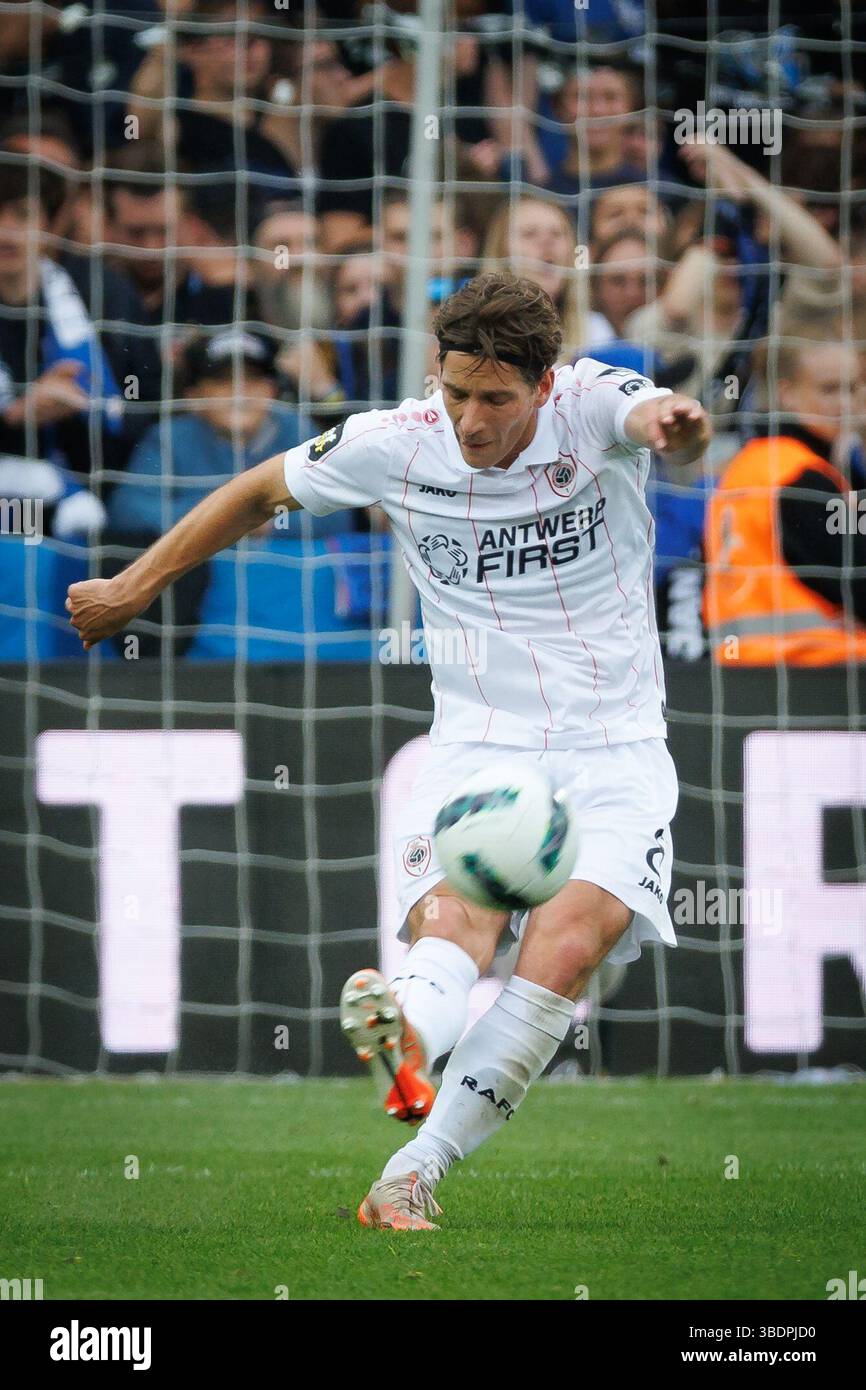 Brugge, Belgium. 25th May, 2025. Antwerp's Dennis Praet pictured in action during a soccer match ...