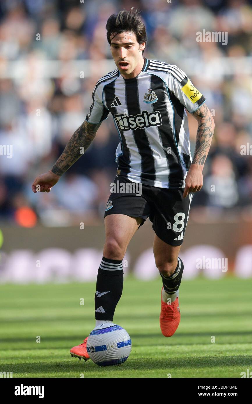 Newcastle United's Sandro Tonali during the Premier League match ...