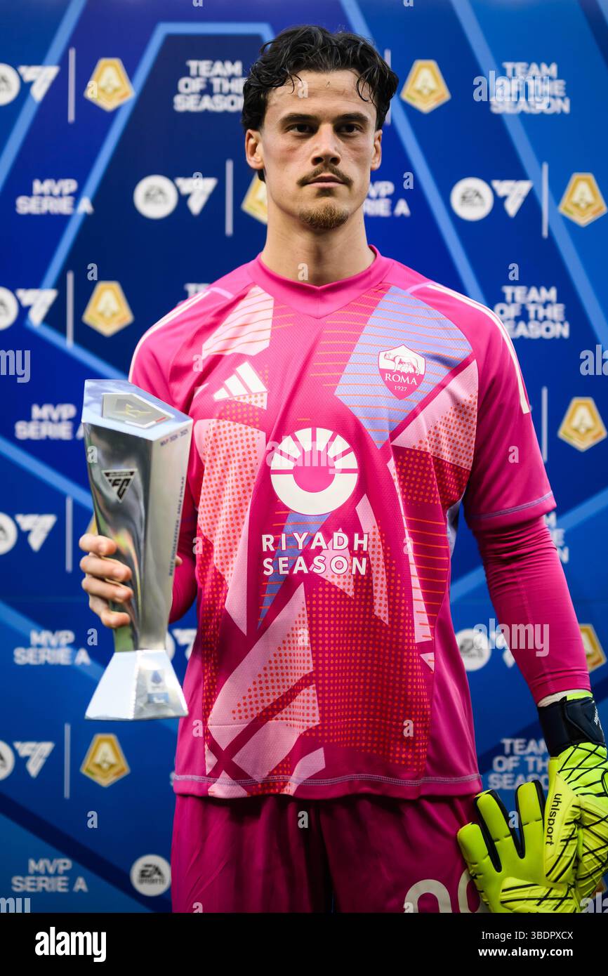 Turin, Italy. 25th May, 2025. Roma' Mile Svilar poses with "MVP Best ...