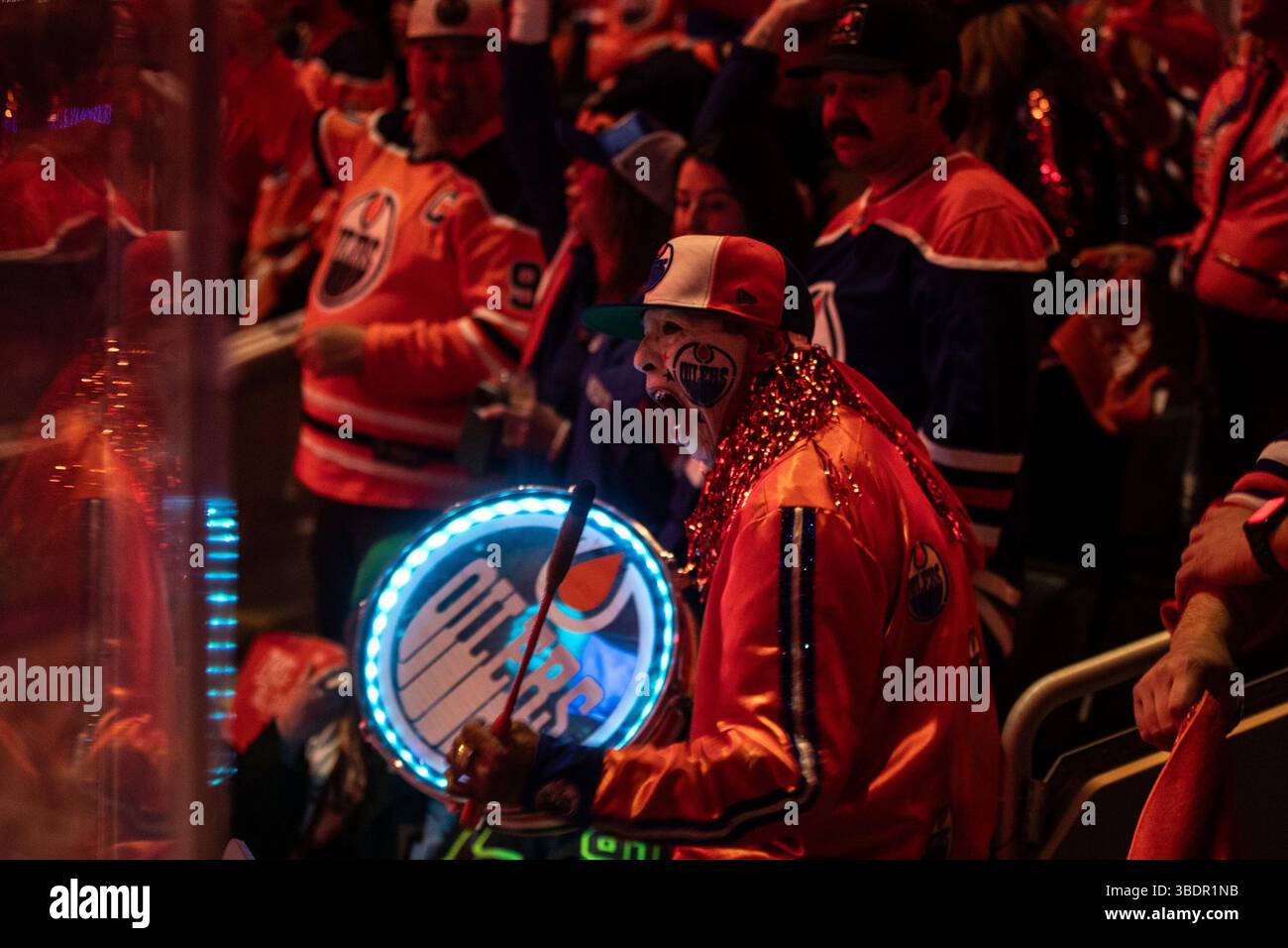 Fans cheer as the Dallas Stars and Edmonton Oilers take to the ice in ...