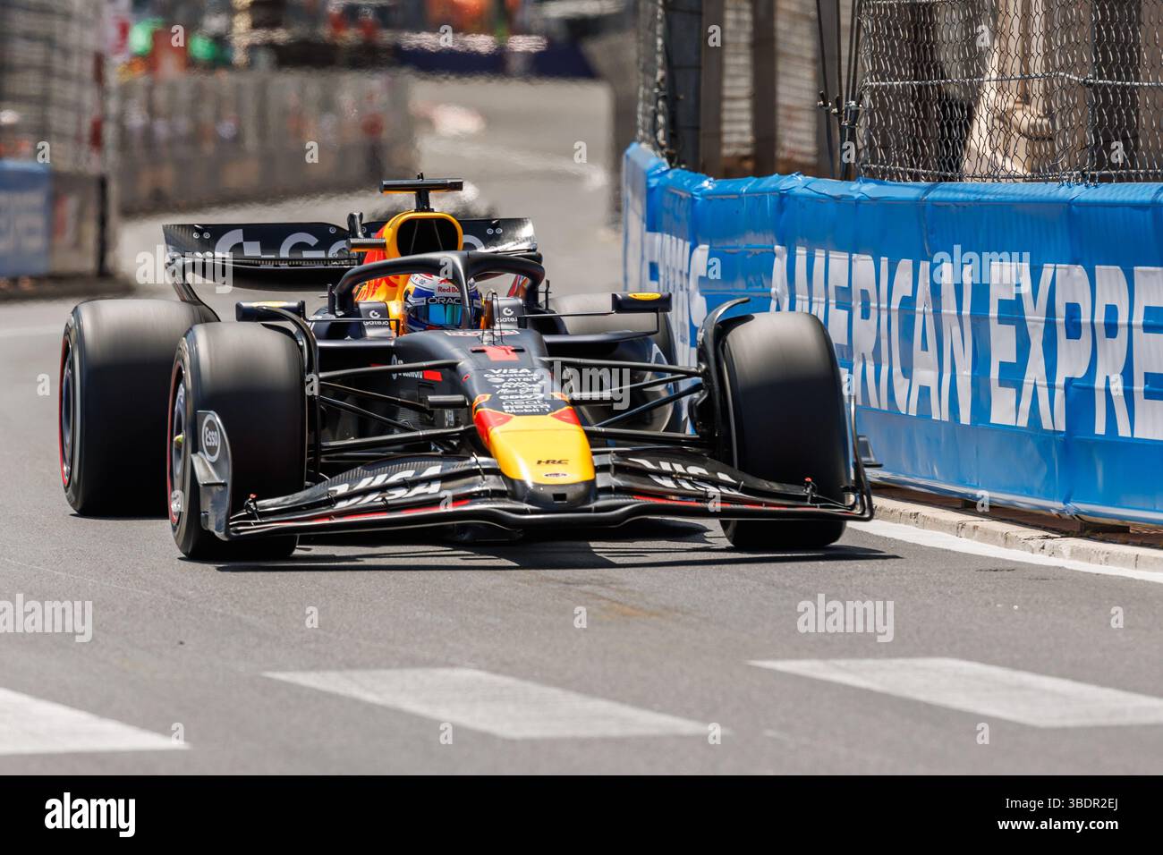 Max Verstappen (Oracle Red Bull Racing, #01) mit seinem Auto auf der ...