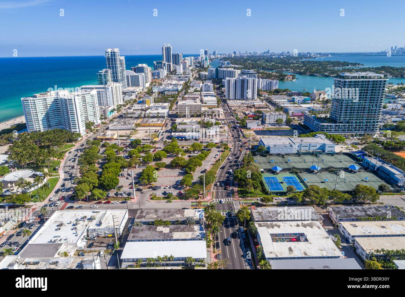 7200 block collins avenue traffic hi-res stock photography and images ...