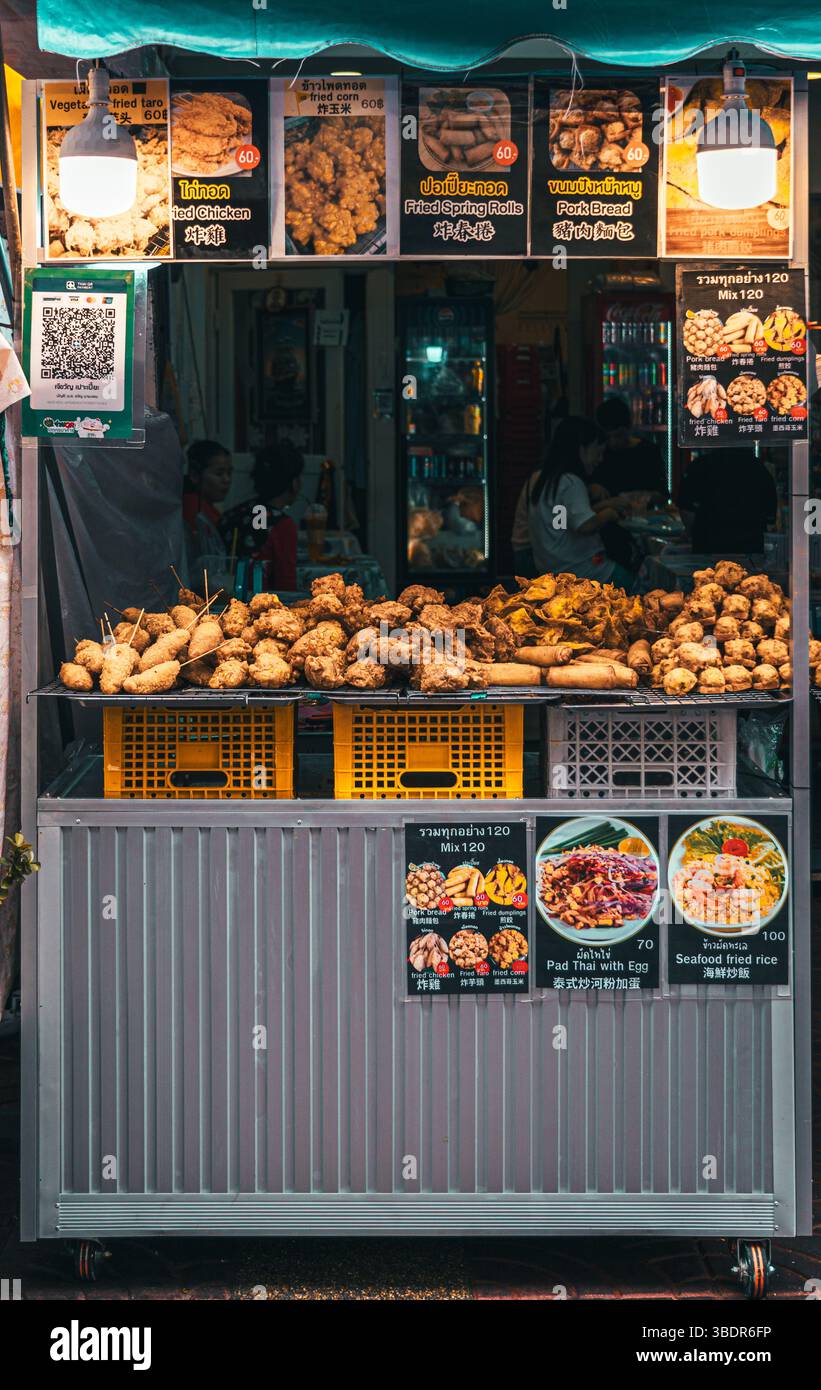 Moody Street Food Scene in Bangkok: Daytime Market and Local Culinary ...