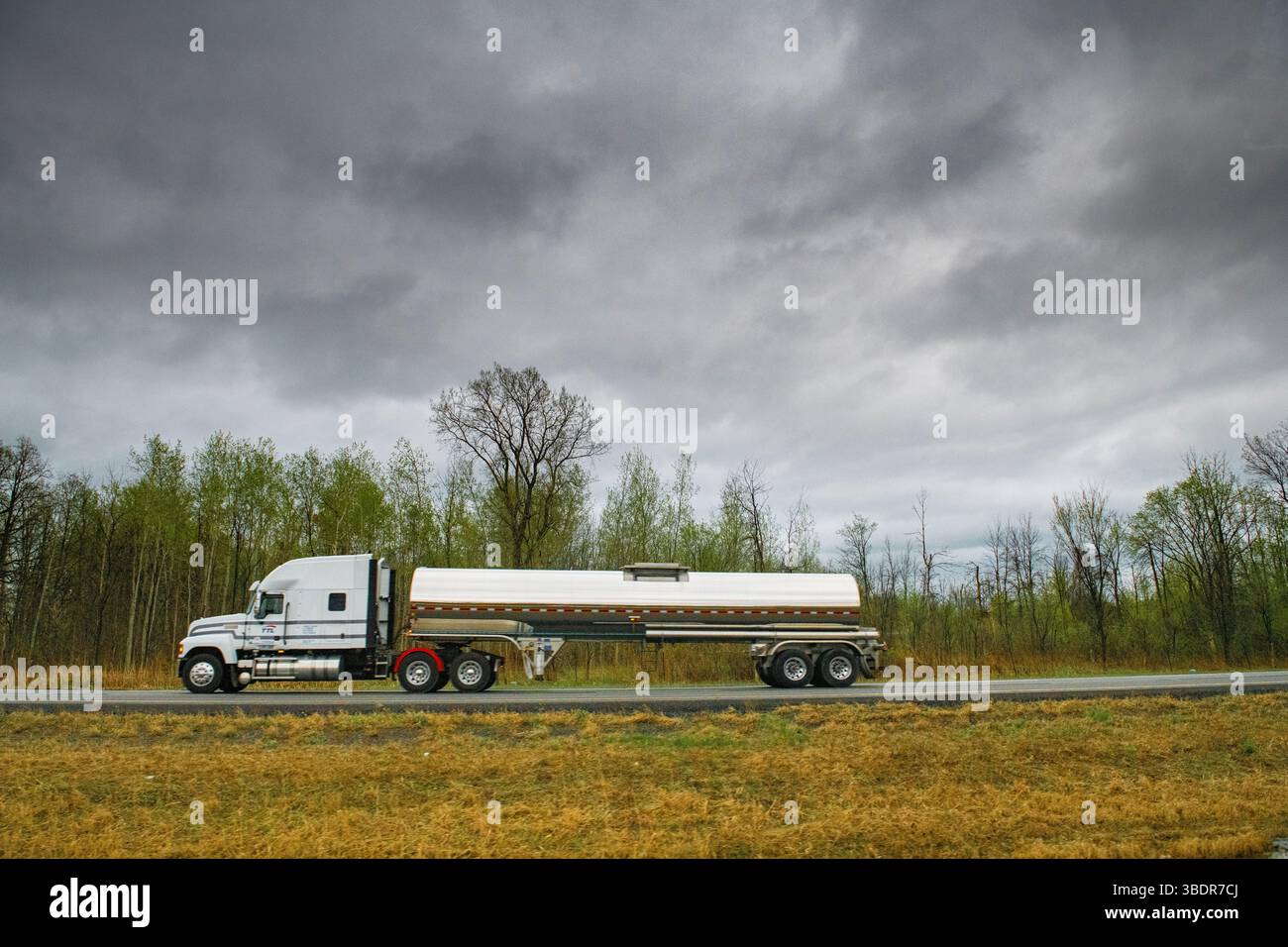 A freight lorry in North America Stock Photo - Alamy
