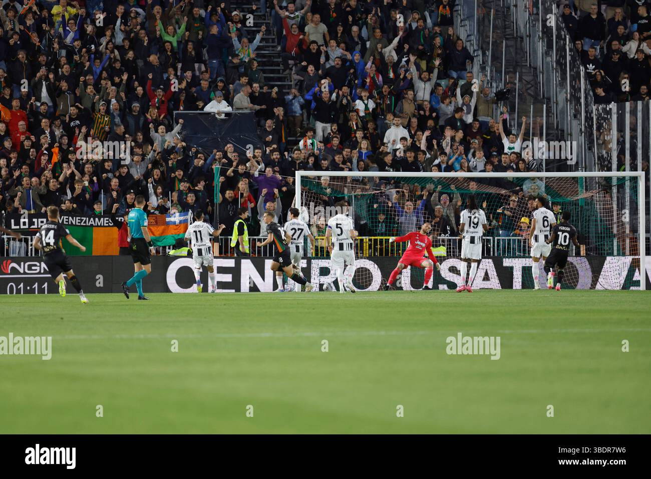 Venezia, Veneto, Italy. 25th May, 2025. Venezia's DANIEL FILA ...
