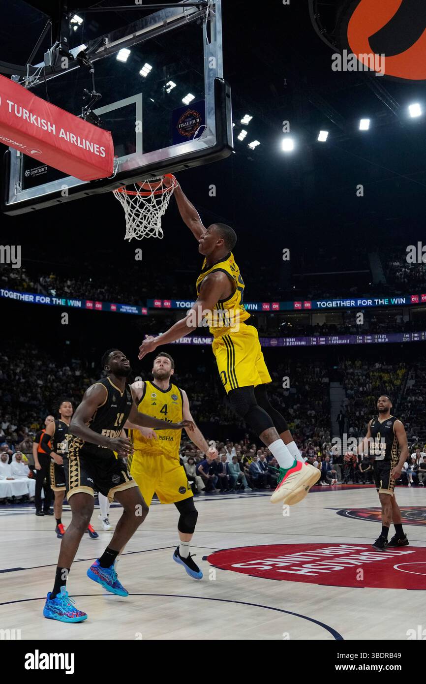 Fenerbahce's Devon Hall dunks during the Euroleague final basketball ...