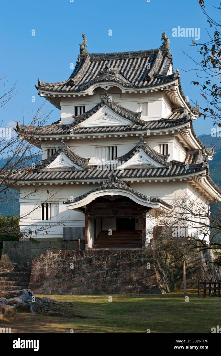 Exterior view of the "tenshu" (castle keep or tower) of Uwajima Castle ...