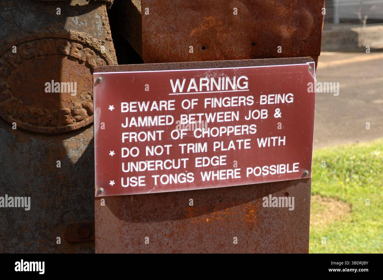 Warning Sign "Beware of fingers being jammed between job & front of ...