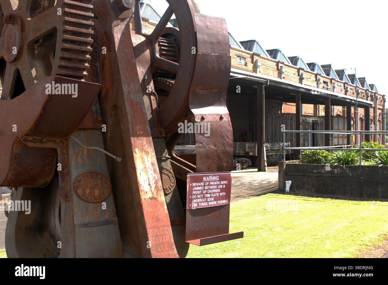 Warning Sign "Beware of fingers being jammed between job & front of ...