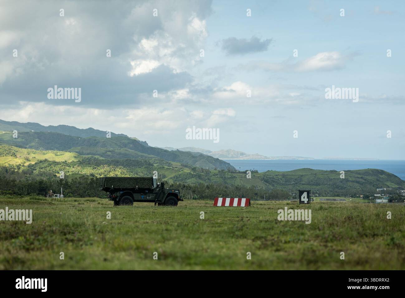 U.S. Marines with 3d Littoral Combat Team, 3d Marine Littoral Regiment ...