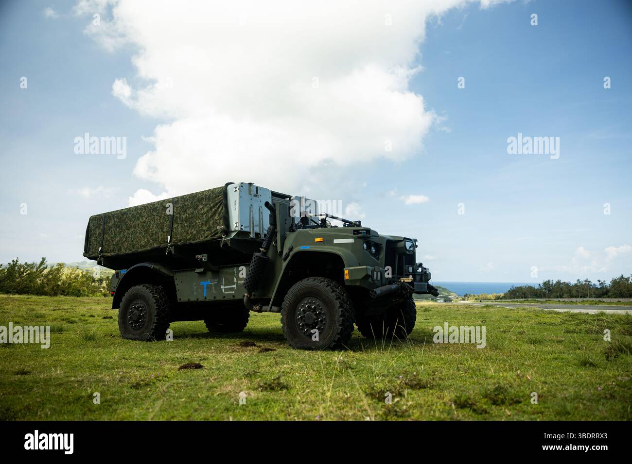 U.S. Marines with 3d Littoral Combat Team, 3d Marine Littoral Regiment ...