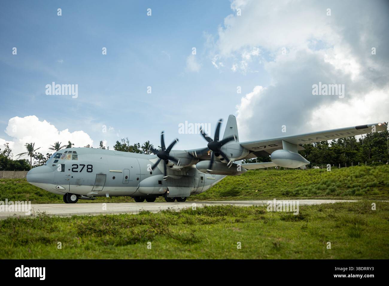 A KC-130J Super Hercules assigned to Marine Aerial Refueler Transport ...