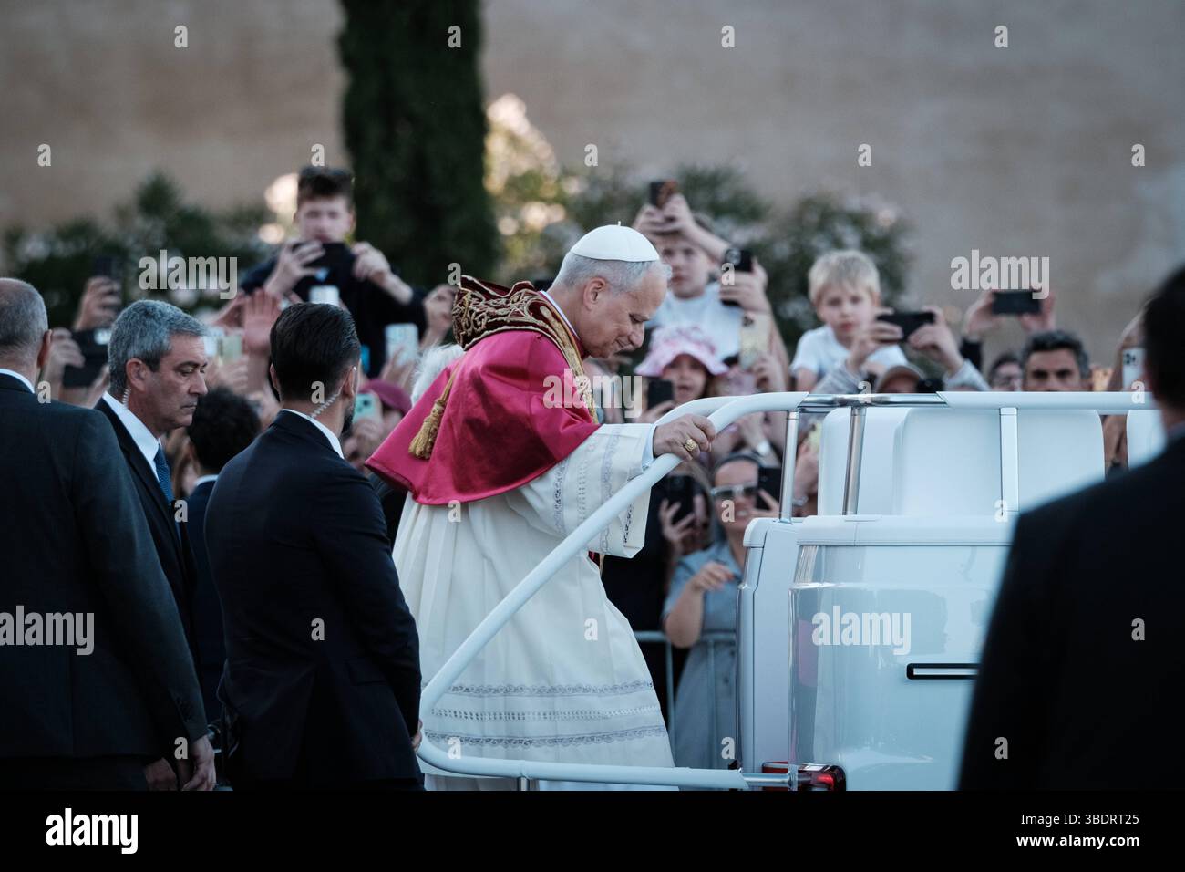 Rome, Pope Leo XIV takes office on the Roman Chair in the Basilica of ...