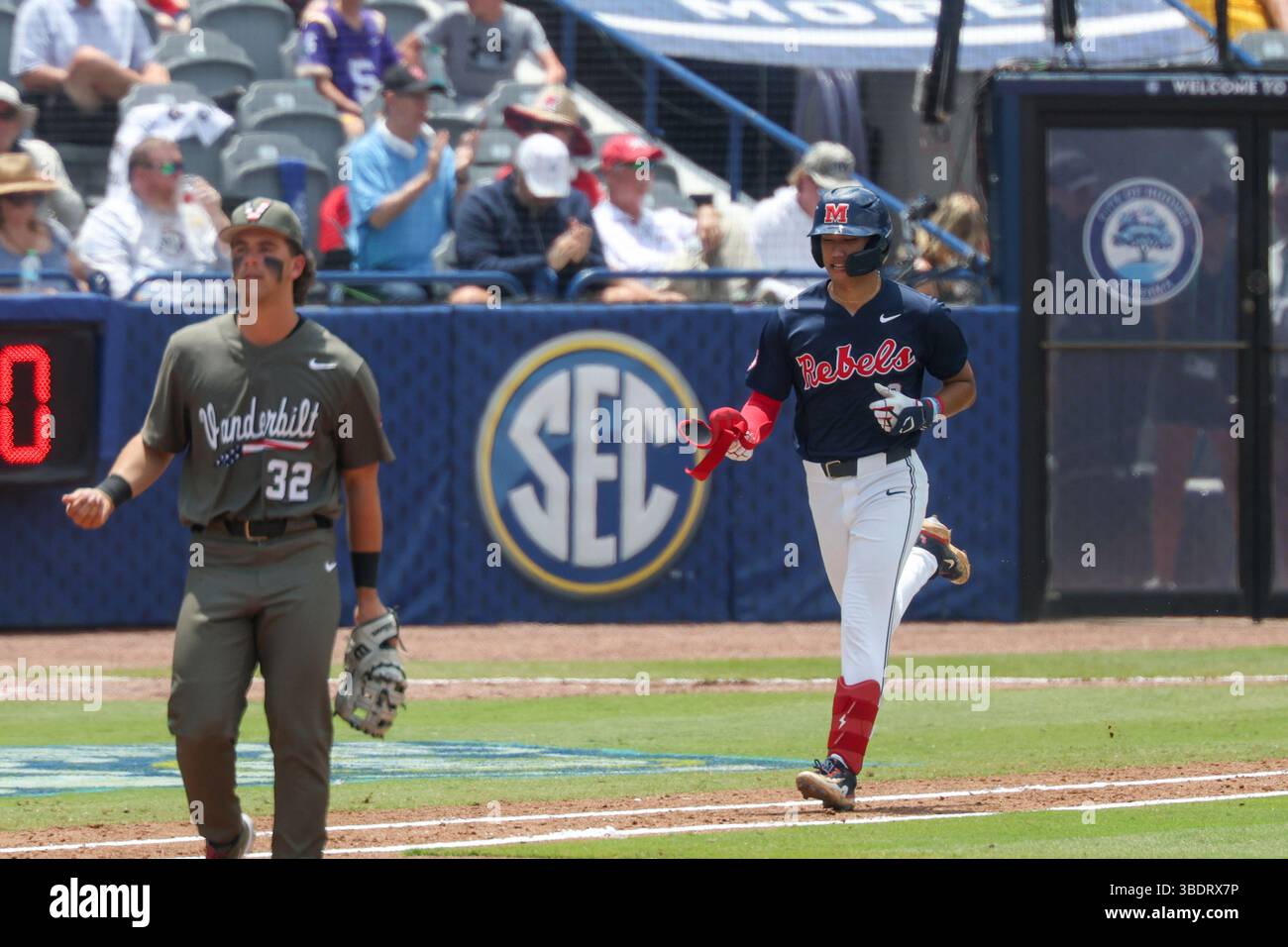 HOOVER, AL - MAY 25: Vanderbilt infielder Jayden Davis (3) jogs to ...