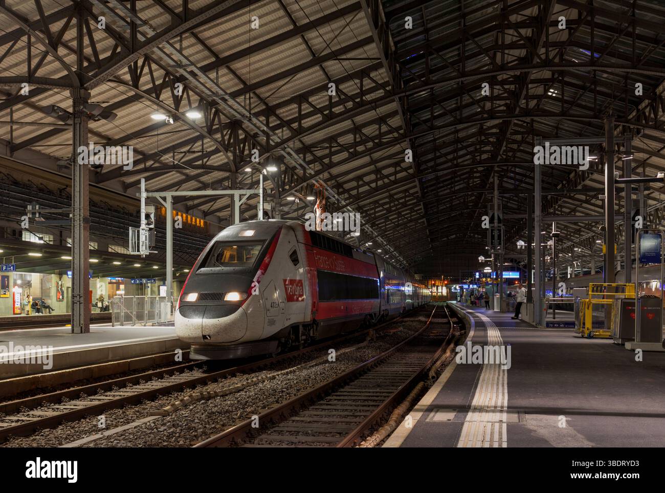 SNCF train a grande vitesse ( TGV ) Lyria euroduplex train at Lausanne ...