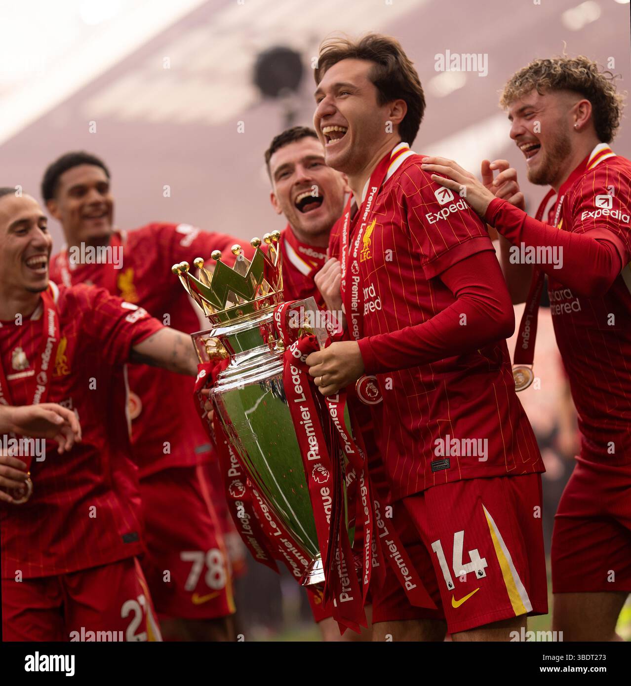 Liverpool trophy 2025 epl hi-res stock photography and images - Alamy