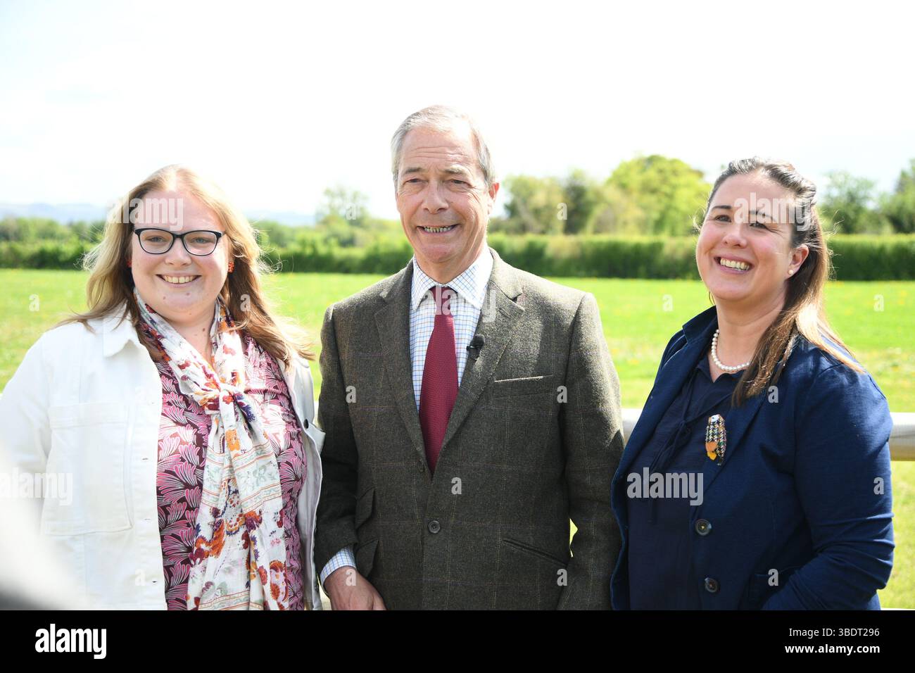 Nigel Farage and Reform UK Gloucestershire local election candidates ...