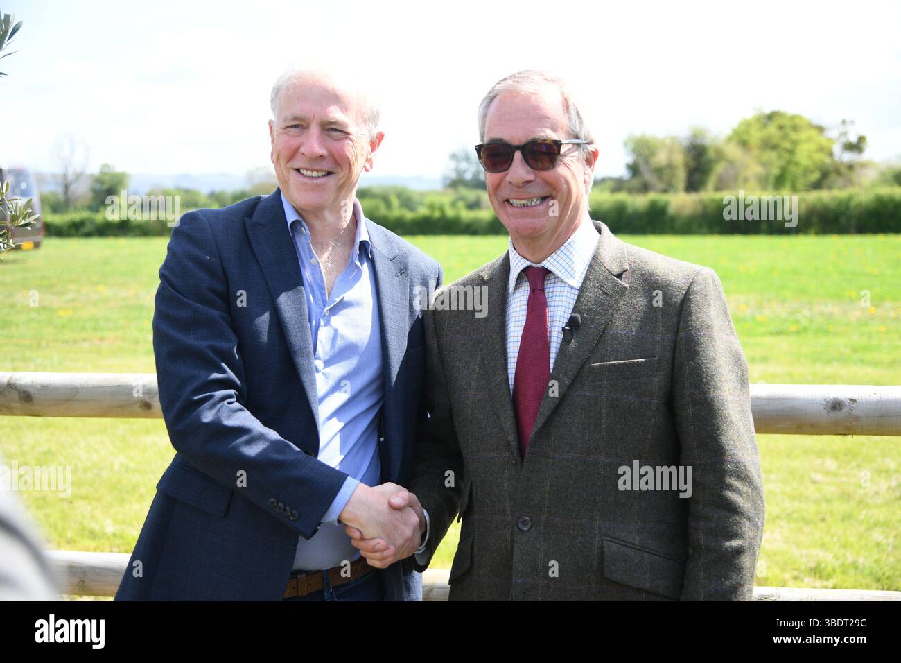 Nigel Farage and Reform UK Gloucestershire local election candidates ...