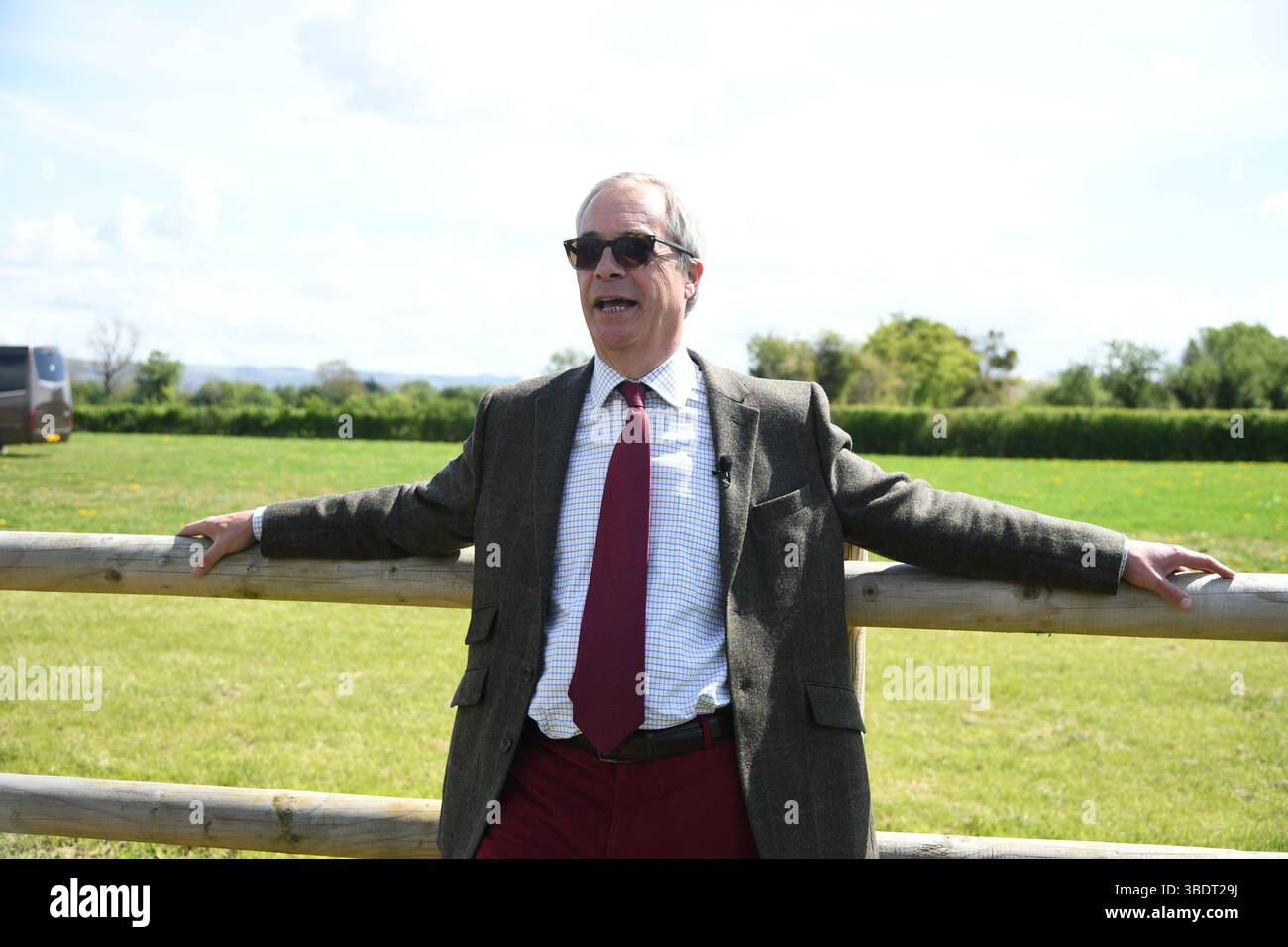 Nigel Farage and Reform UK Gloucestershire local election candidates ...