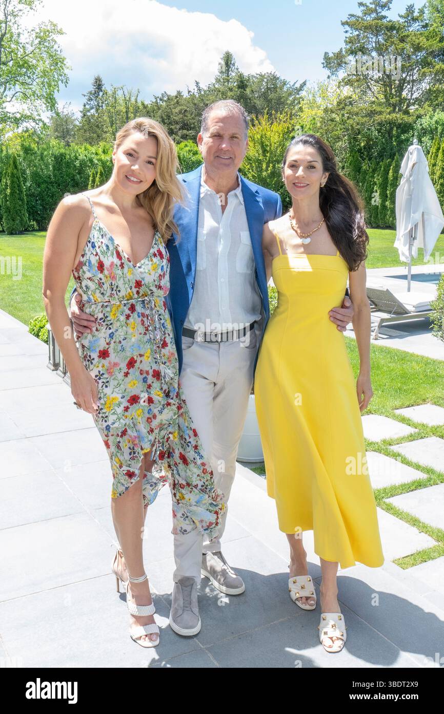 Carrie Packin, Roger Silverstein and Patricia Silverstein attends the ...