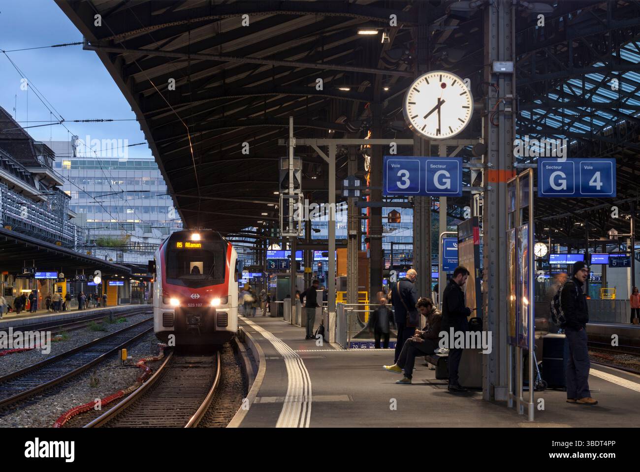 SBB Rabe 523 electric train calling at Lausanne railway station ...