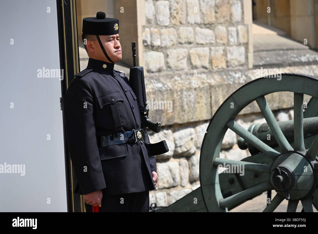 A Gurkha in the British Army on sentry duty at The Tower of London ...