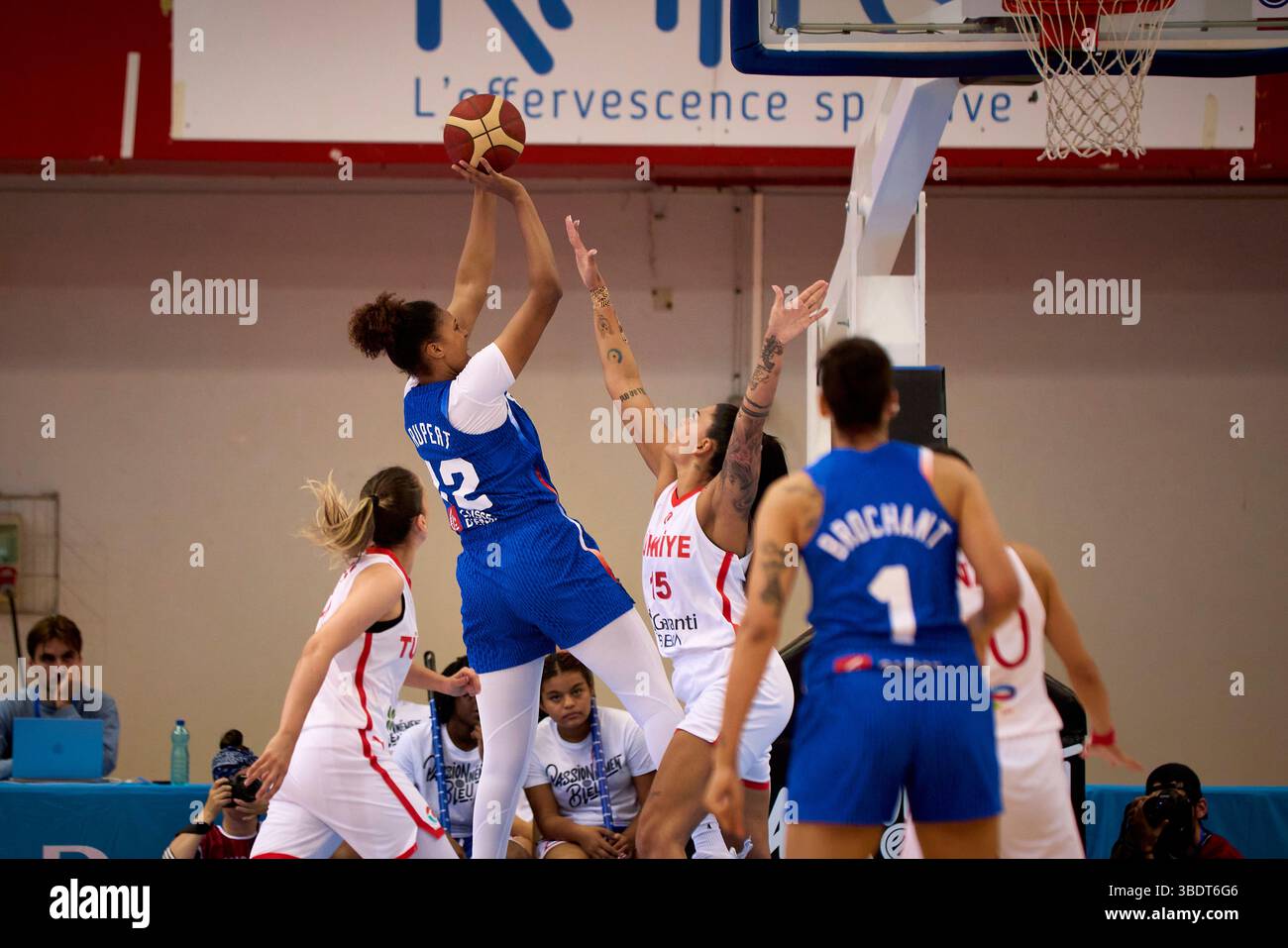 Reims, France. 25th May, 2025. Iliana RUPERT (12) of France during the ...