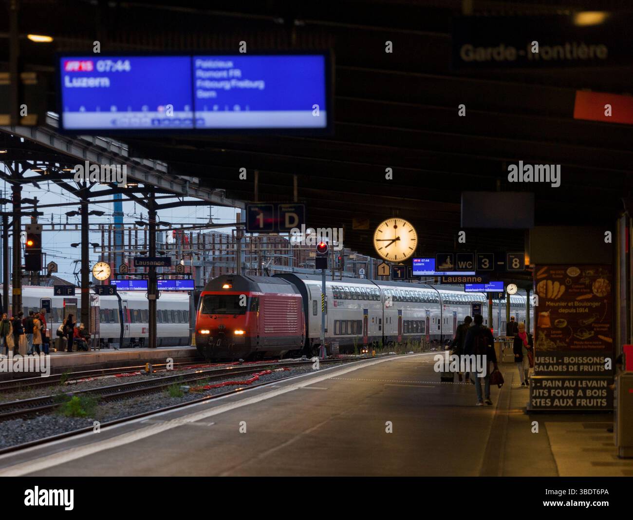 SBB Re 460 electric locomotive 460063 arriving at Lausanne railway ...