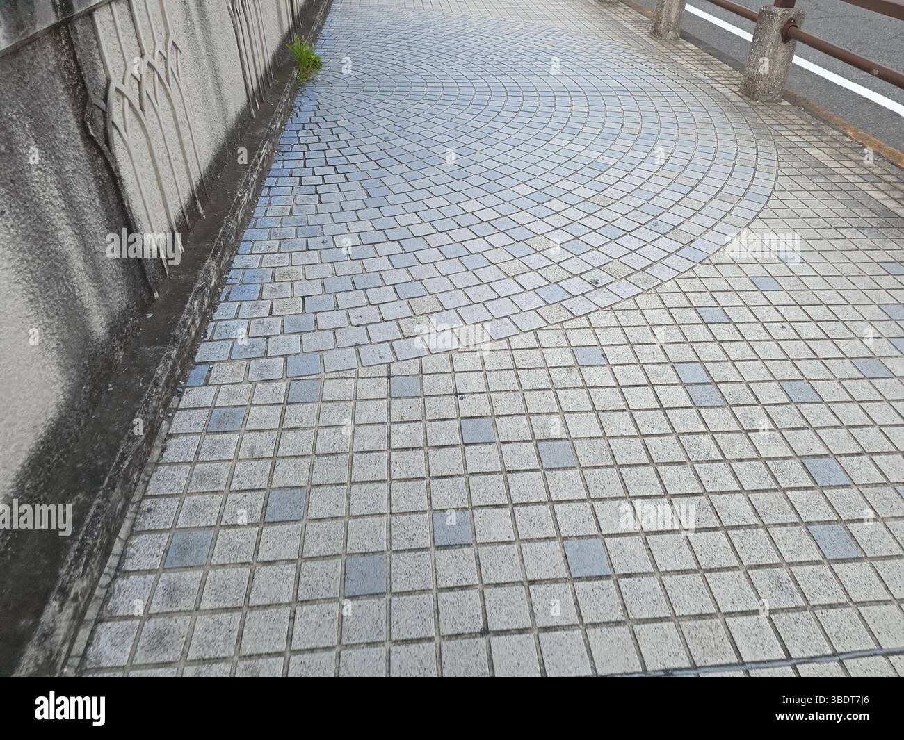 Pedestrian crosswalk tactile paving hi-res stock photography and images ...