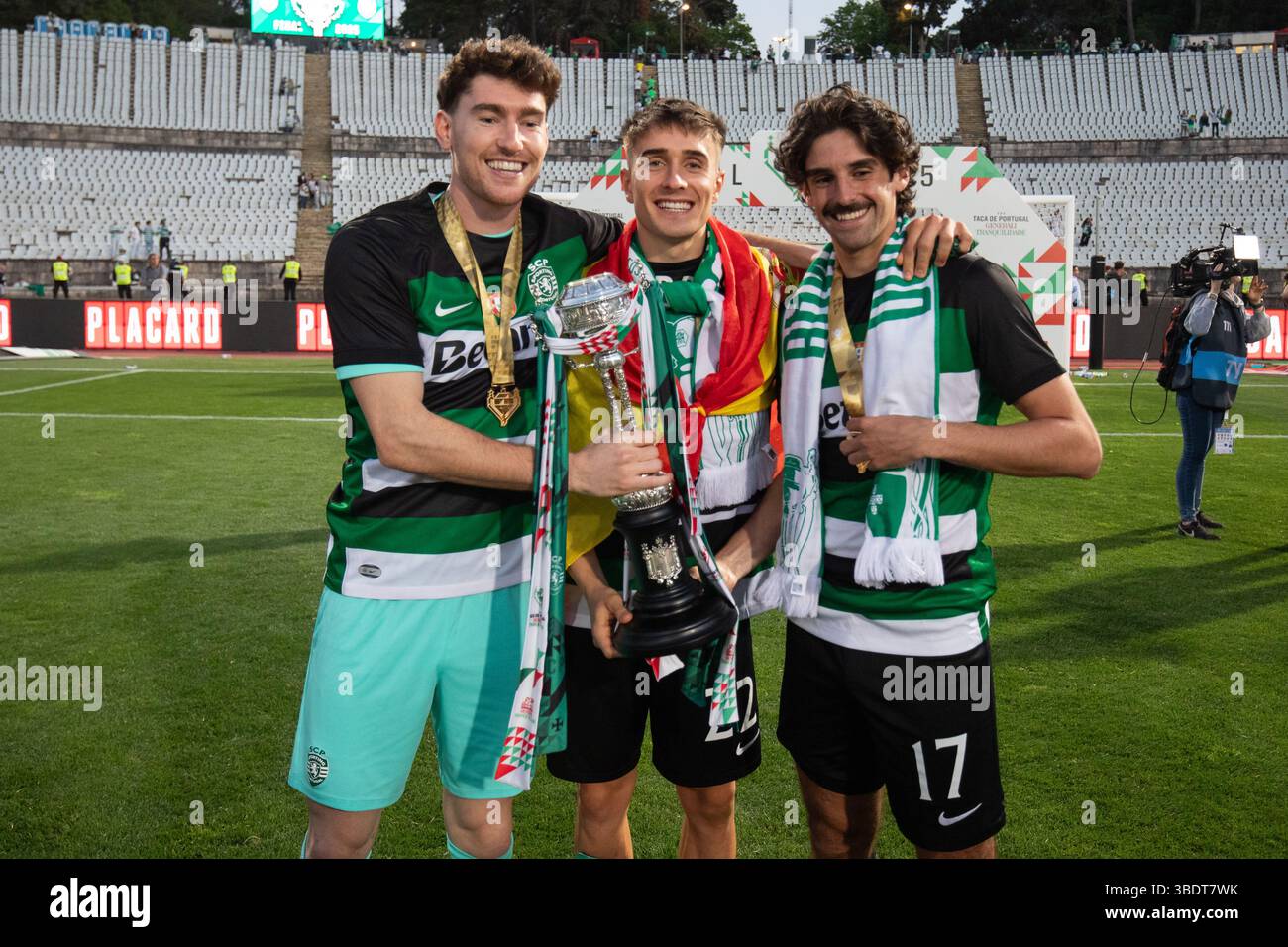 May 25, 2025. Caxias, Portugal. Sporting goalkeeper from Uruguay FRANCO ...