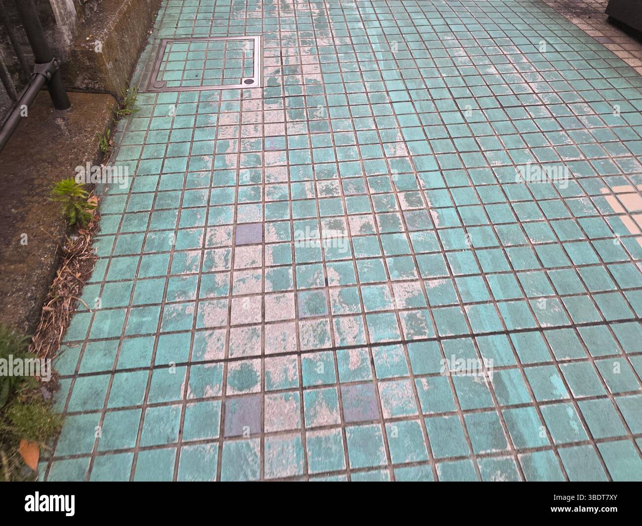 Japan Sidewalk Area Walking Stock Photo - Alamy