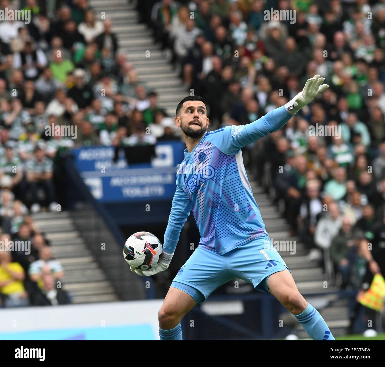 Hampden Park in Glasgow .24th May 25 Scottish Cup Final Aberdeen vs ...