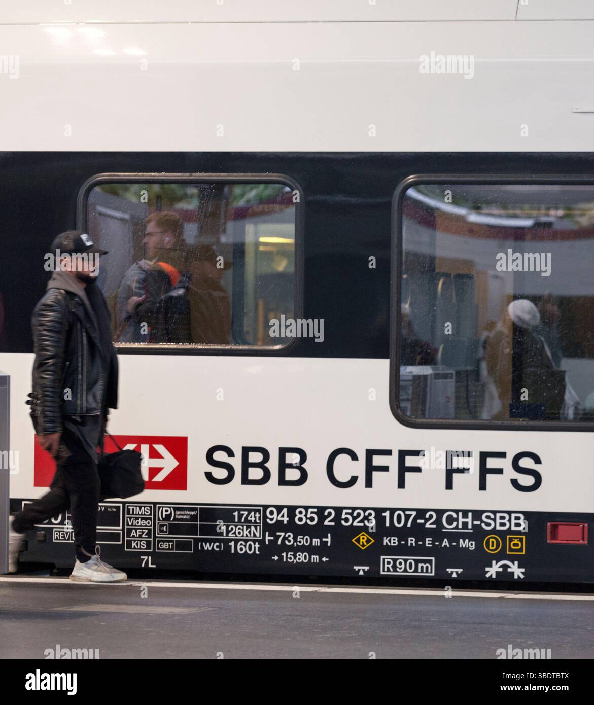 Sbb cff ffs logo hi-res stock photography and images - Alamy