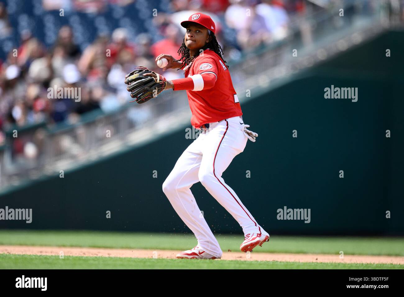 Washington Nationals shortstop CJ Abrams (5) in action during a ...